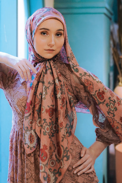 Gulya Scarf – Pelangi Asmara